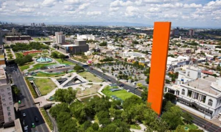 La Macroplaza en Monterrey, un lugar mágico para todos - Soy de Monterrey